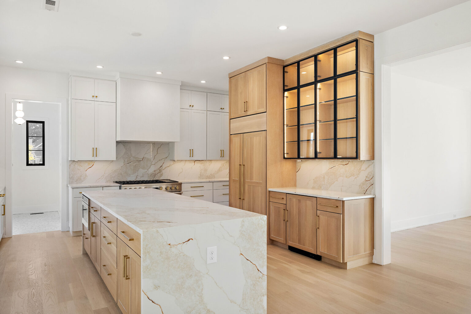 Quartz Countertops Pros and Cons | An Expert's Guide